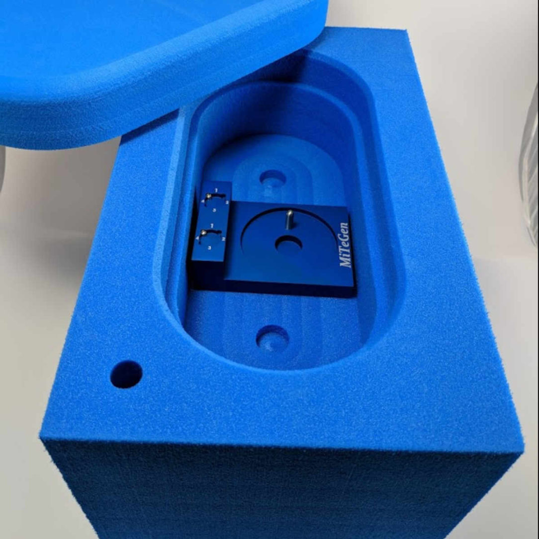 Cryo-EM Puck Dewar and Insert | MiTeGen